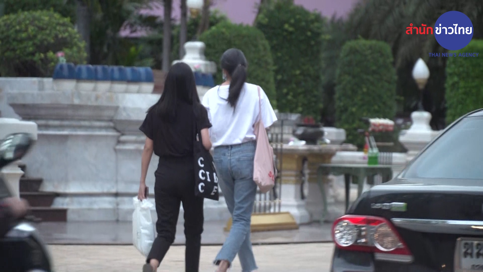 Students in Casual Attire at Triam Udom Suksa School - ศูนย์ข้อมูล&ข่าว ...